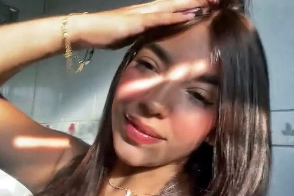 Su mejor amiga le mandó una torta envenenada y murió